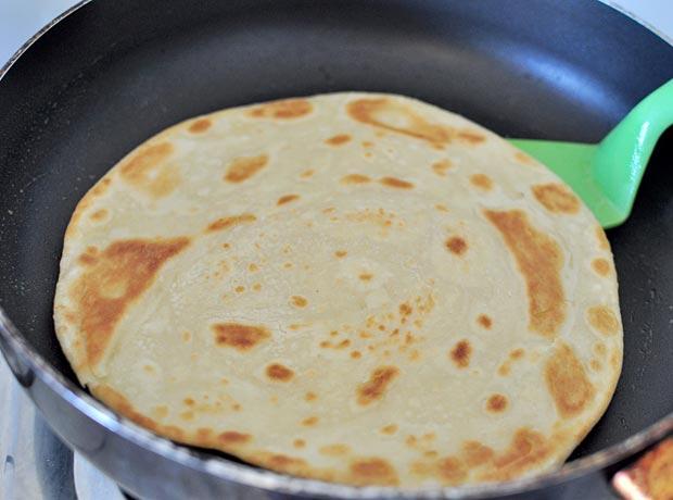 Chapatti flat bread – cooking Tanzanian food in your Kitchen | Tanzania ...